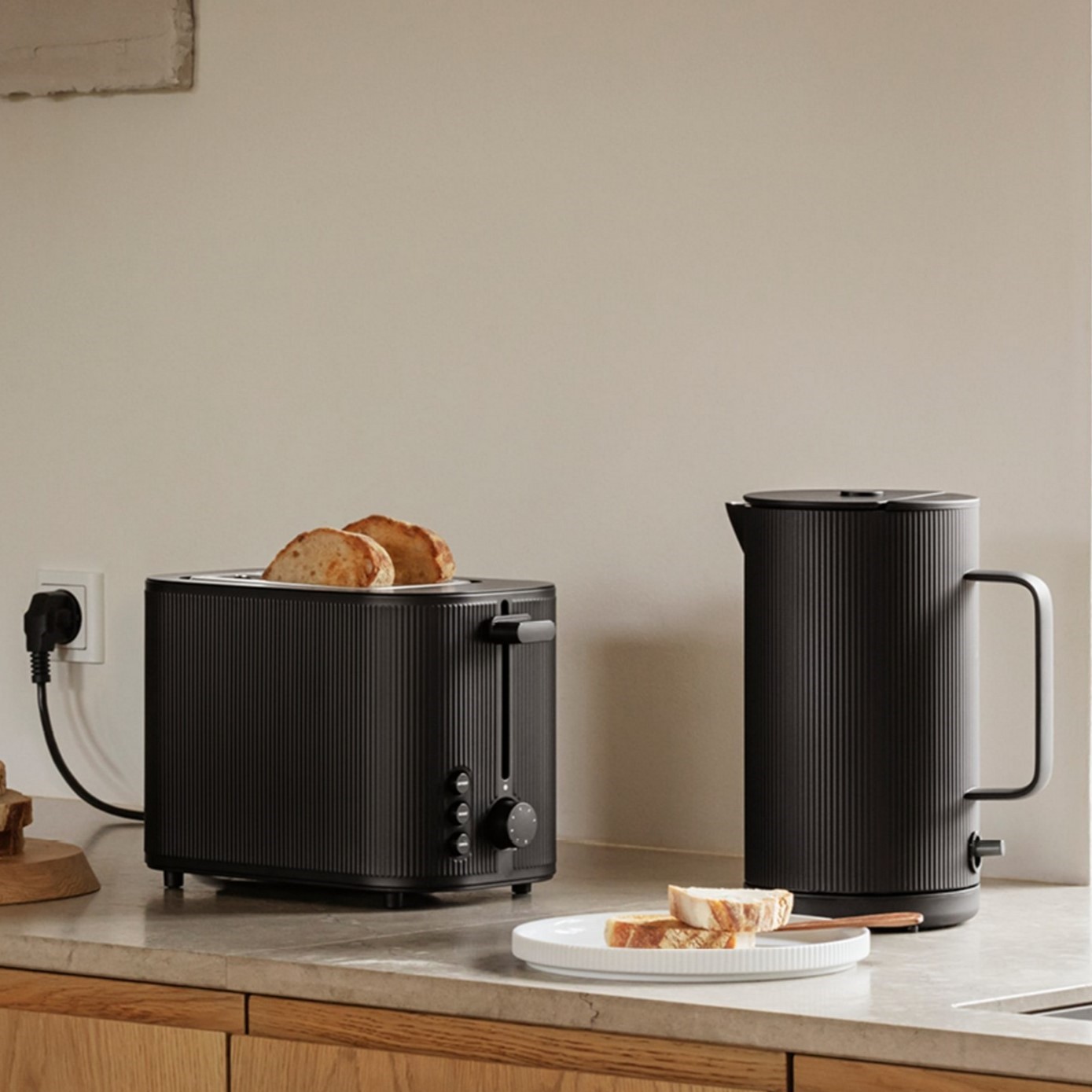 Georg Jensen - Bernadotte Toaster & Kettle Set Matte Black 2pce | Peter ...